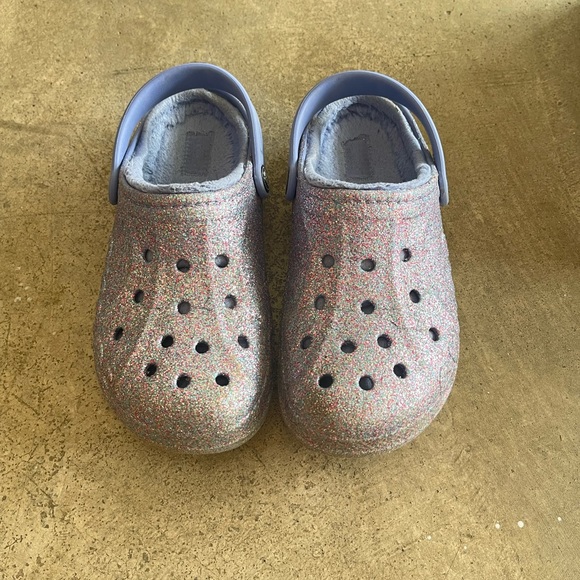 CROCS | Shoes | Crocs Kids Classic Fuzzlined Clogs Size J3 | Poshmark